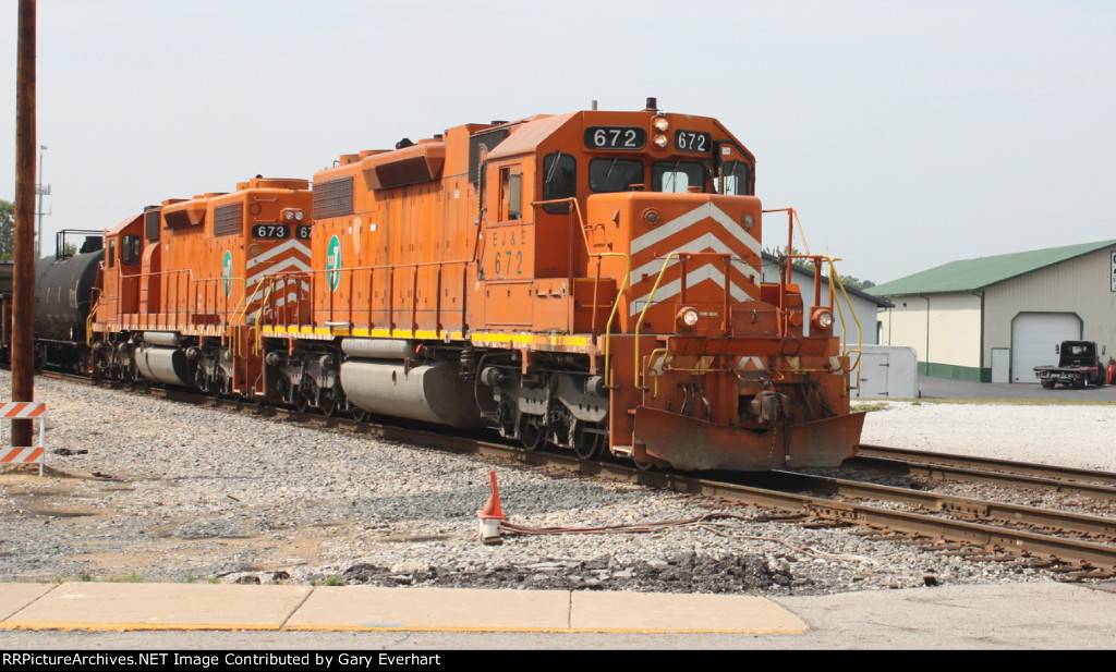 EJE SD38-2 #672 & #673 - former Elgin, Joliet & Eastern Rwy